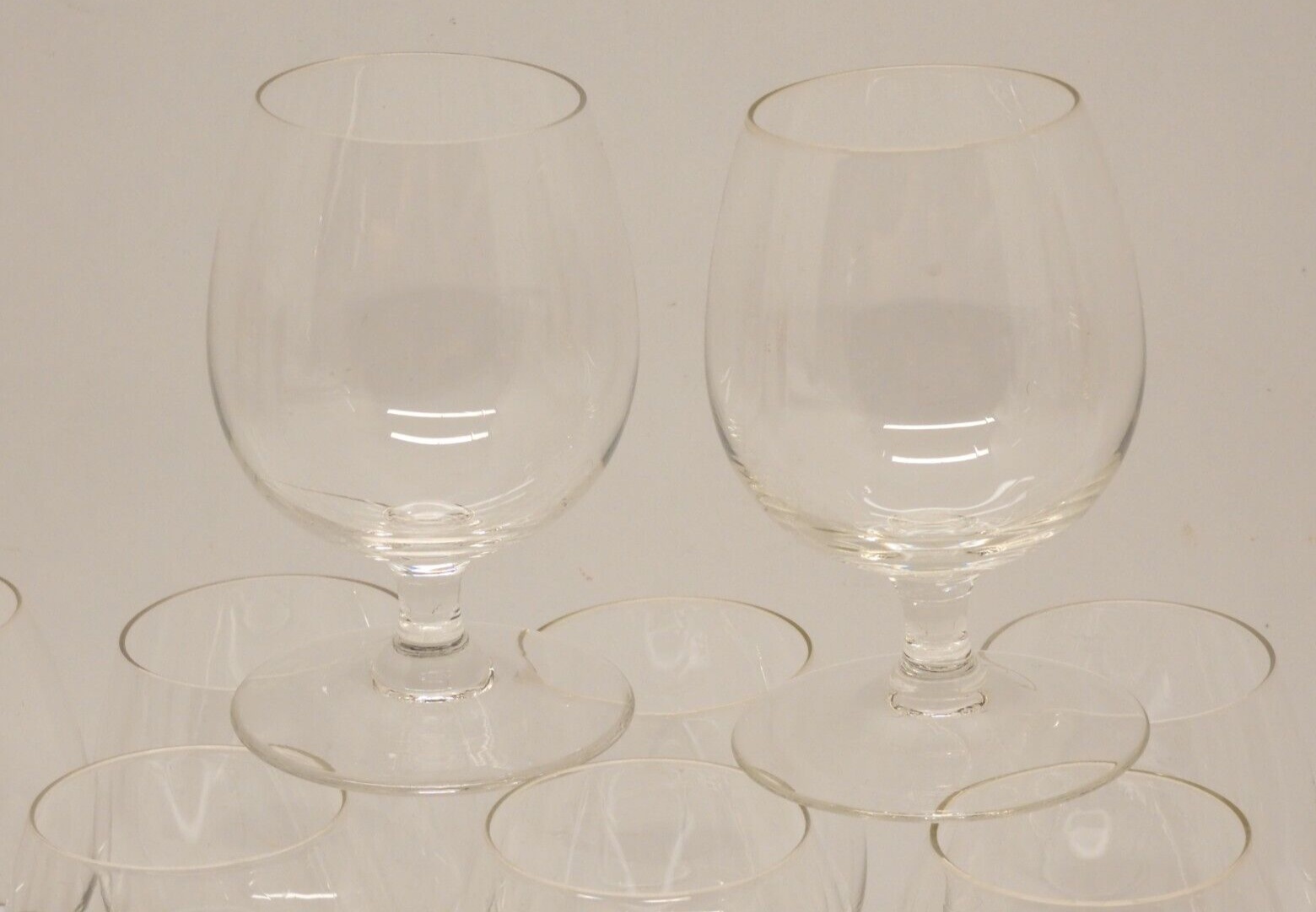 -12 ANCIENS PETITS VERRES BALLON CAVE à LIQUEUR VERRE CRISTALIN VITRINE ...