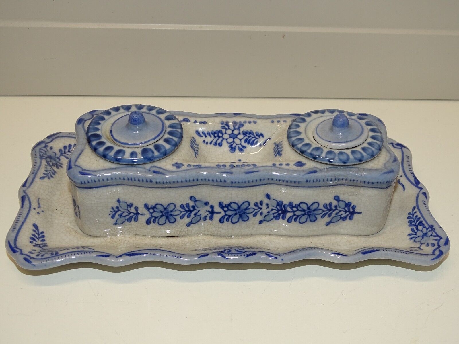 *ANCIEN ENCRIER DOUBLE de BUREAU CERAMIQUE BLEUE CRAQUELEE Signée en ...