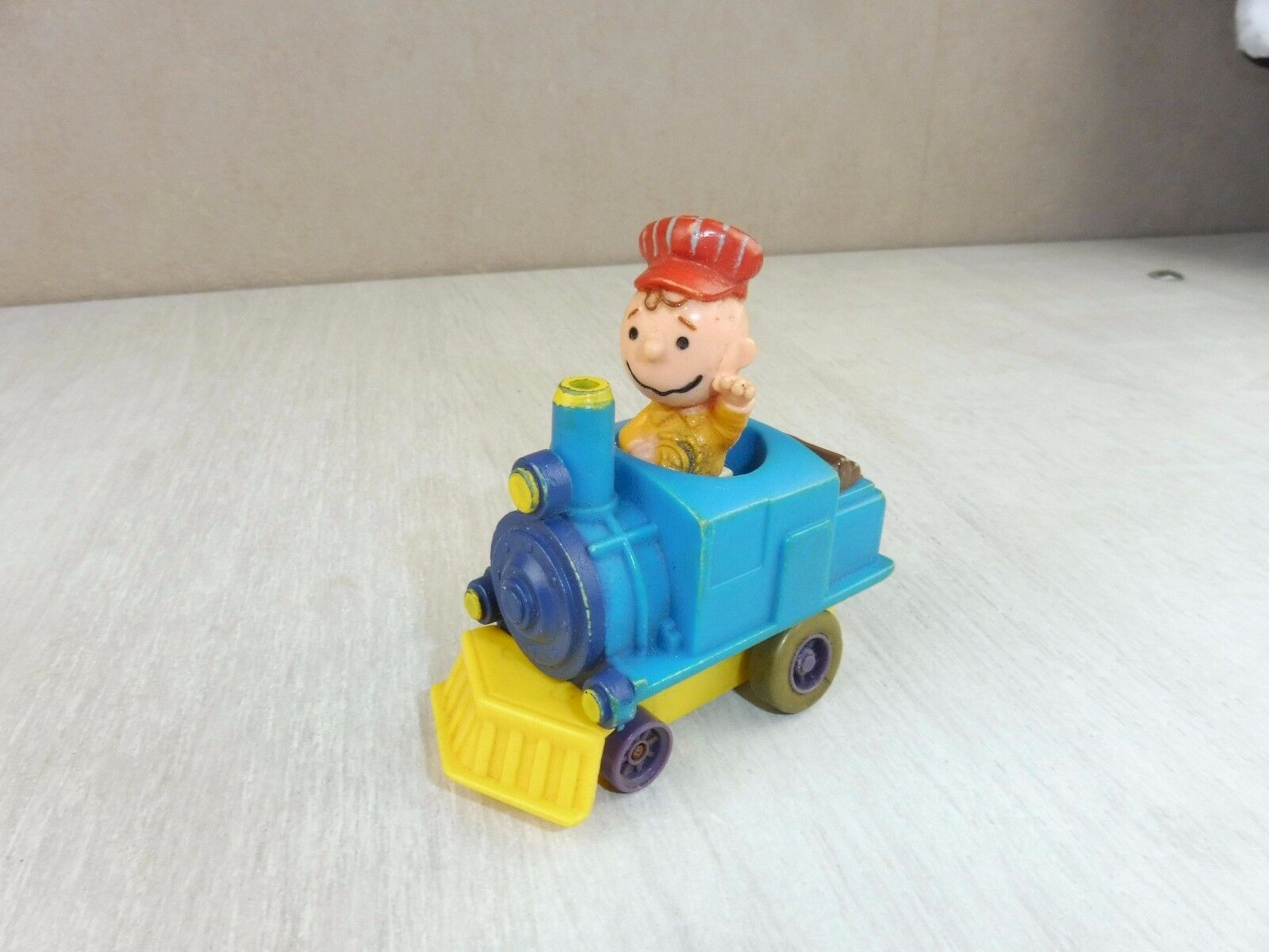 Ancienne figurine Snoopy train, UFS 1966 Plastique