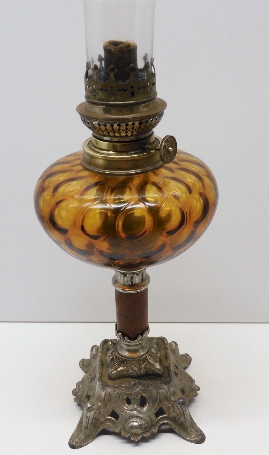 * ANCIENNE LAMPE A PETROLE PIED REGULE ART NOUVEAU BOL VERRE AMBRE Complète D Vintage