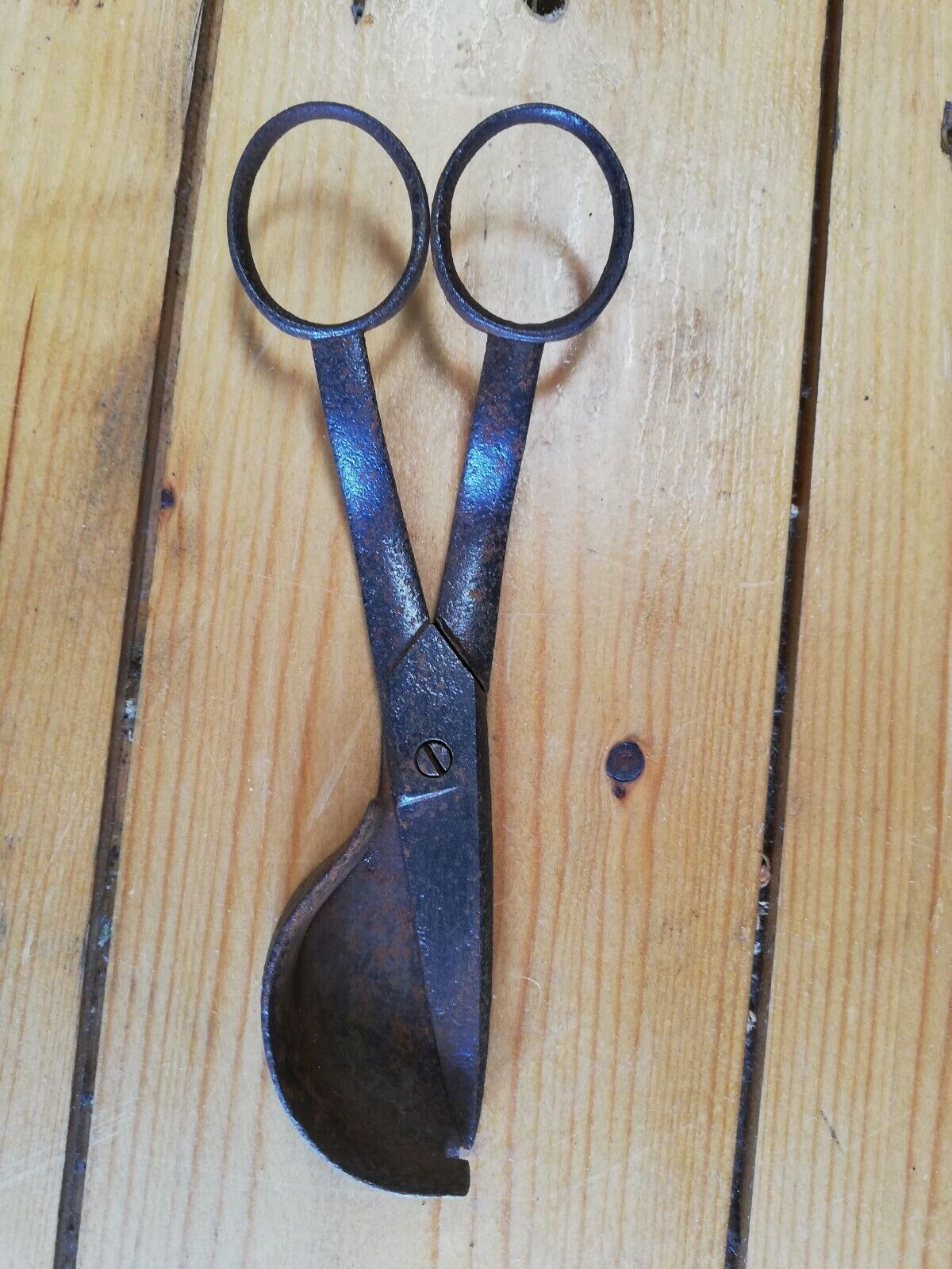 Anciens ciseaux mouchette/éteignoir bougie/old Scissors/old candles Fer