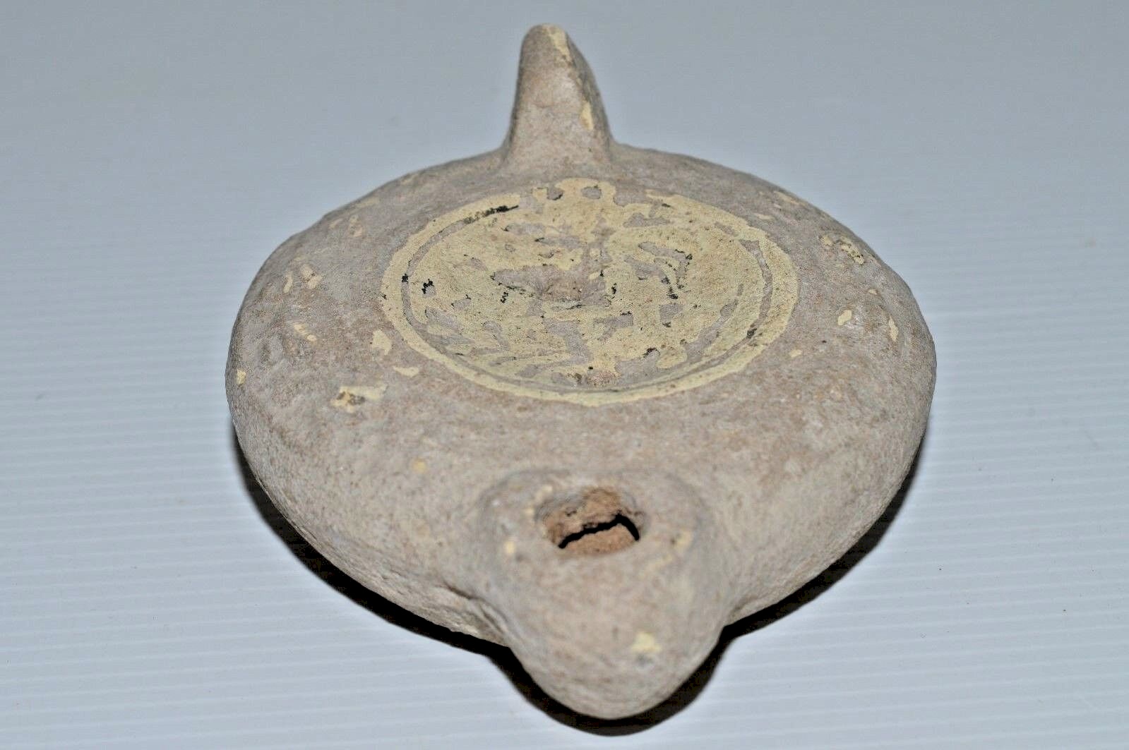 *BELLE LAMPE A HUILE TERRE CUITE ANTIQUE OBJET DE COLLECTION VITRINE ...