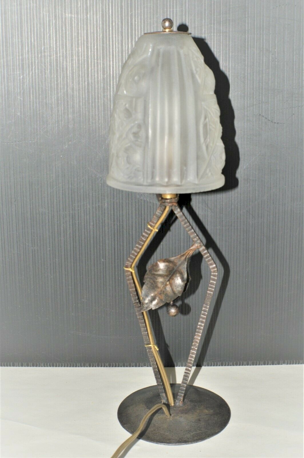 *BELLE LAMPE A POSER ART DECO TULIPE VERRE MOULE décor ROSES PIED FER ...