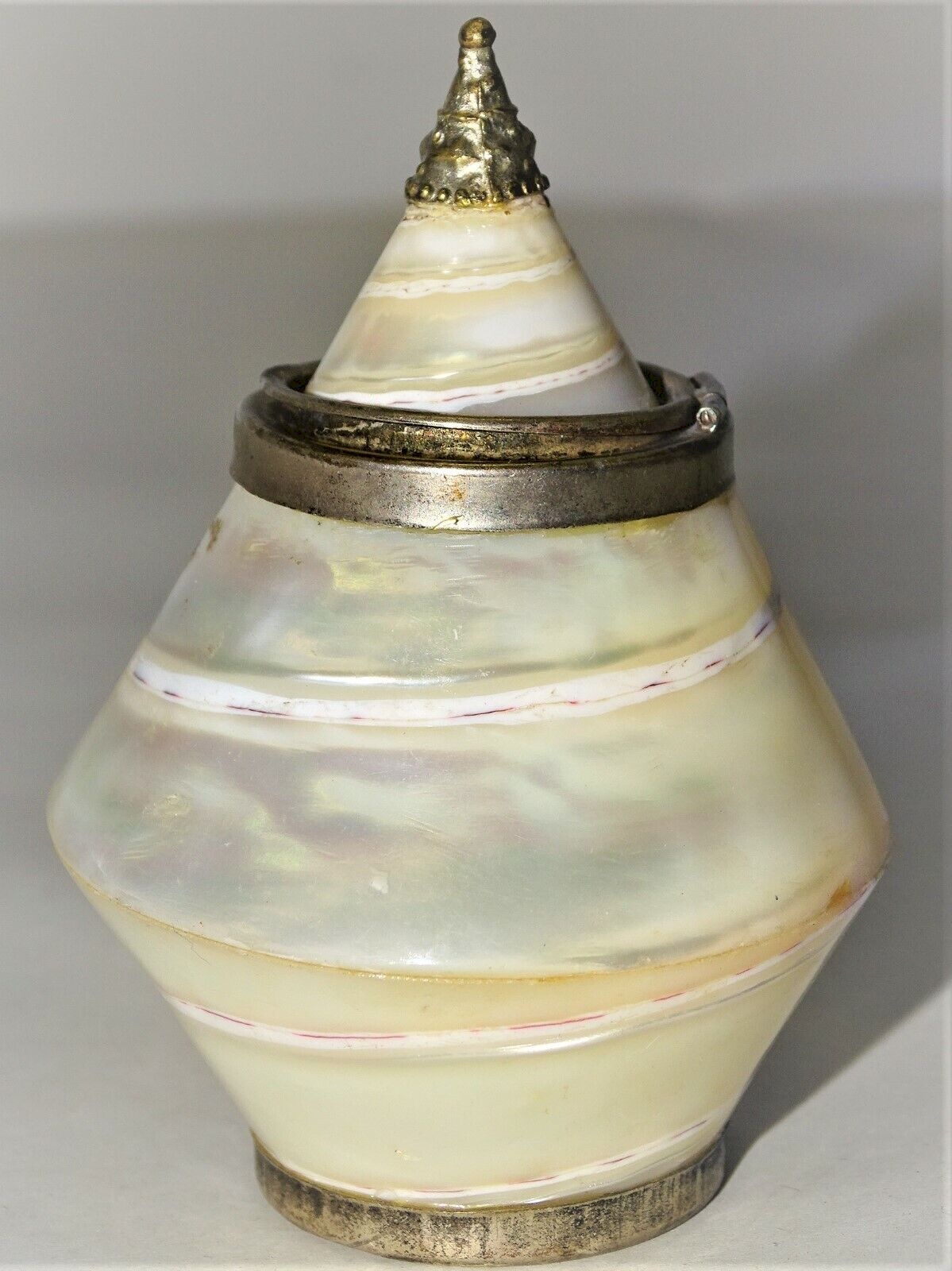 JOLIE PETITE BOITE TABATIERE NACRE et MONTURE Métal argenté BOITE A ...