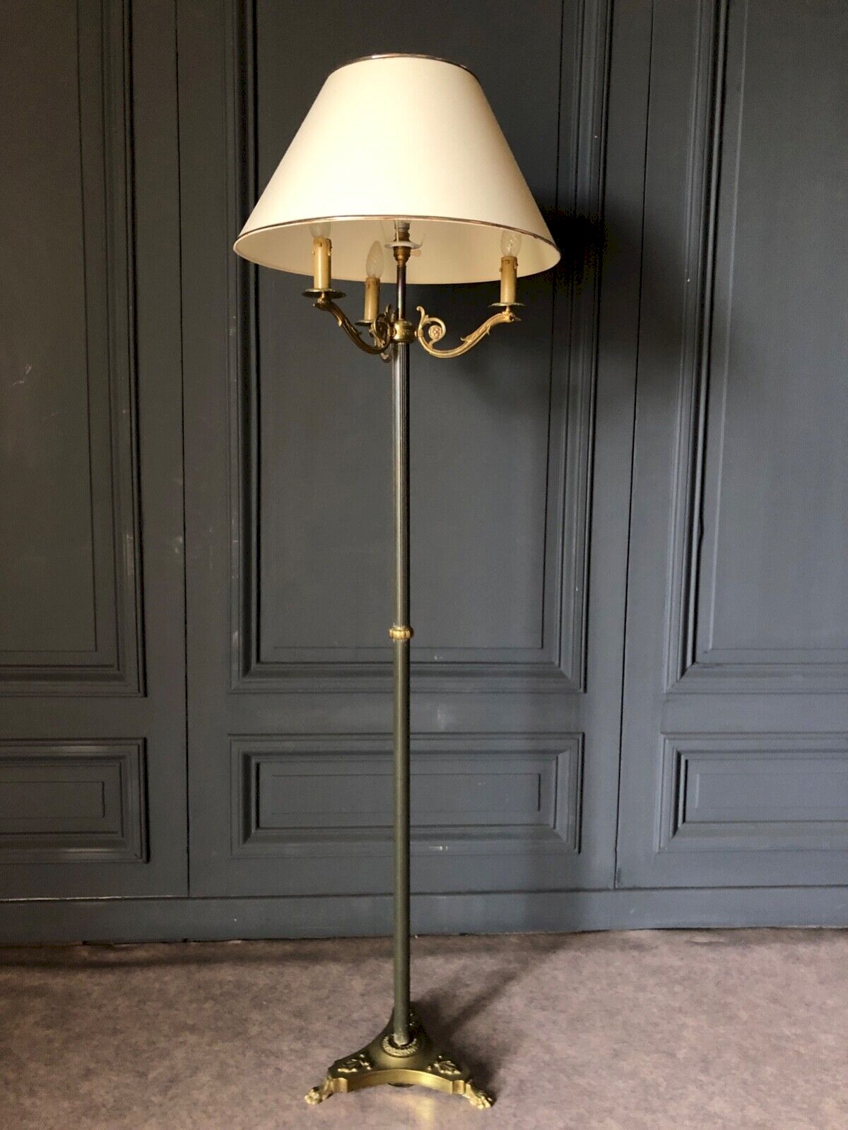 LAMPADAIRE EN BRONZE 3 FEUX 1960 STYLE EMPIRE PIEDS GRIFFES L2026 ...