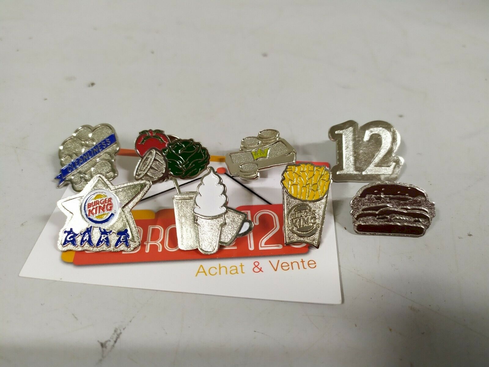 lot de 8 pins badge Burger King FRANCE Frites Burger étoile - NEUF - Vendu