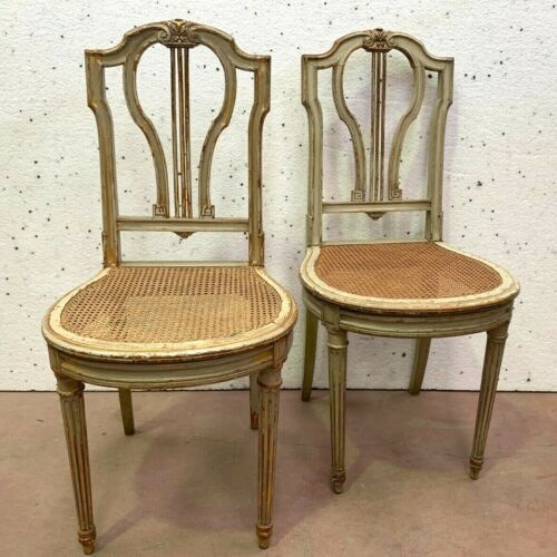 Paire de chaises de style Louis XVI en bois patiné XX siècle Classique ...