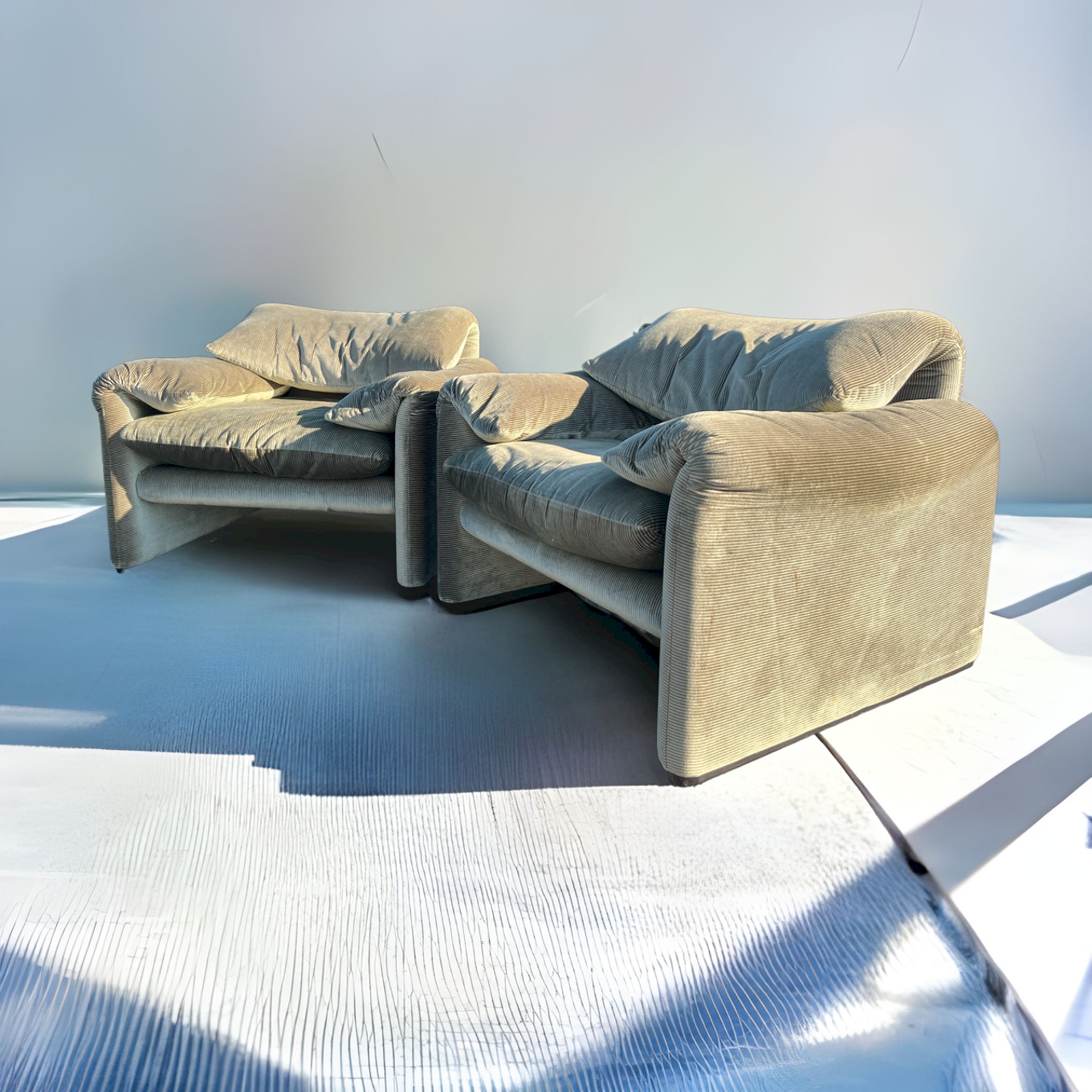 Paire de fauteuils Maralunga de Vico Magistretti par Cassina Vintage ...