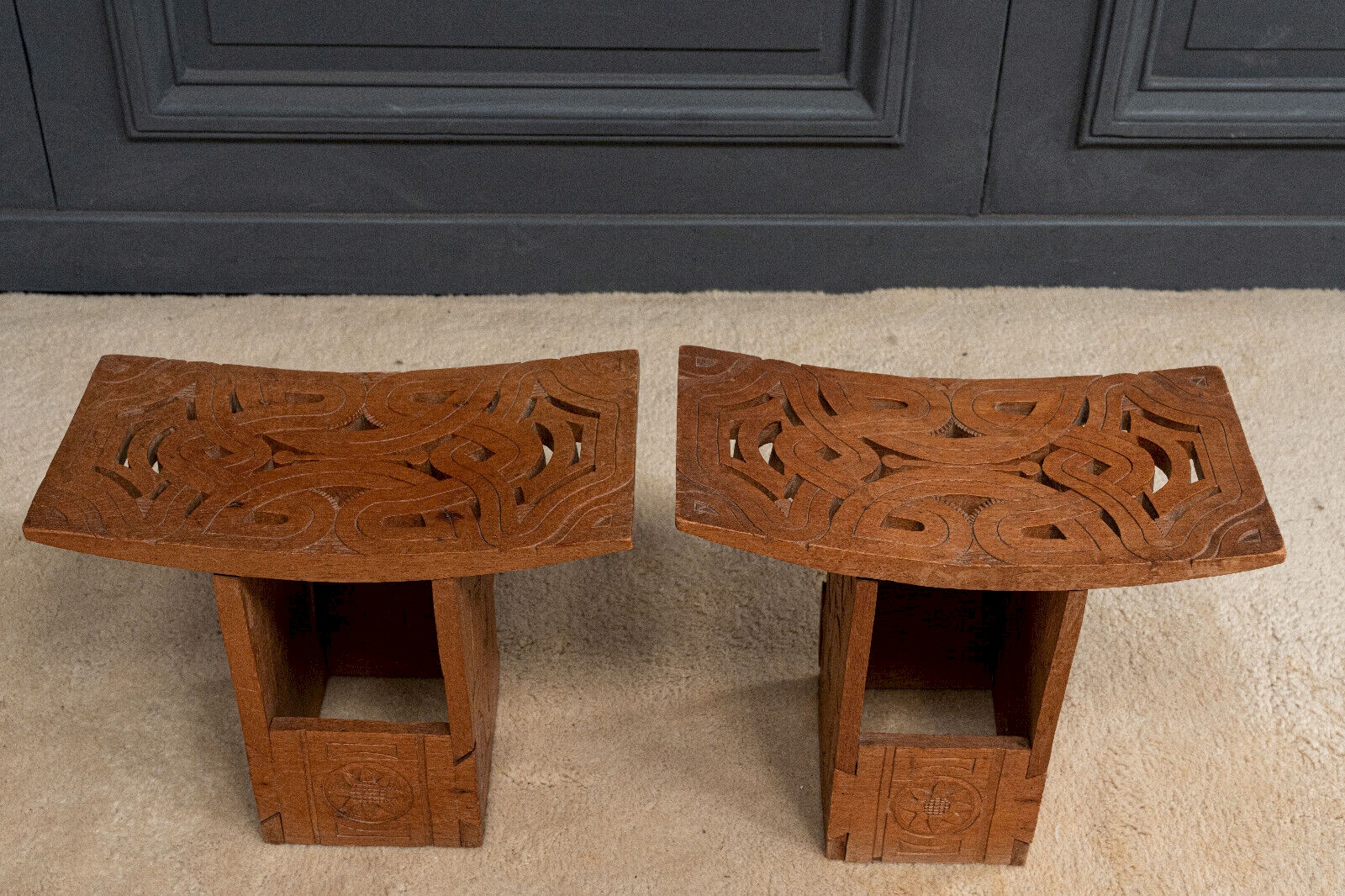 Paire de tabourets orientaux en bois sculpté ajouré XXe L2840 Vintage ...