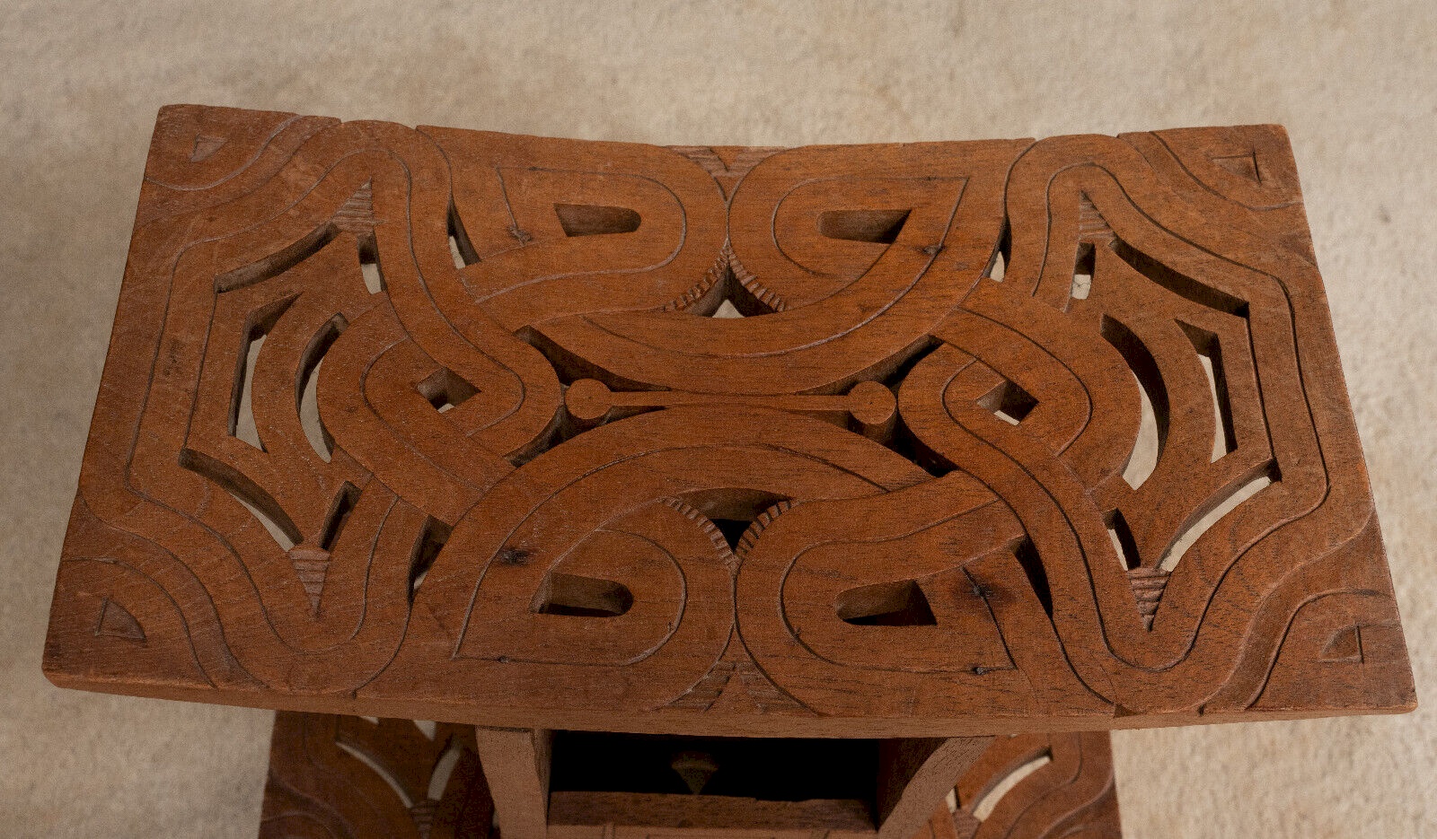 Paire de tabourets orientaux en bois sculpté ajouré XXe L2840 Vintage ...