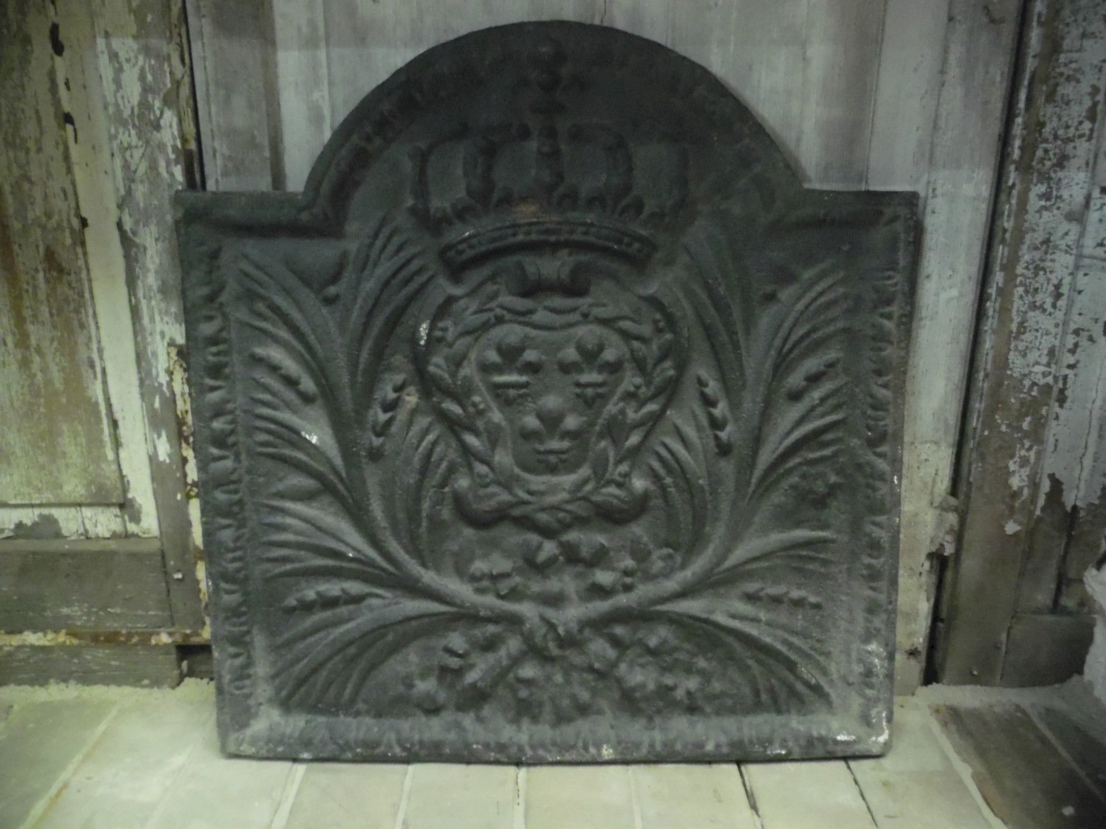 Plaque en fonte / Plaque de fond de cheminée