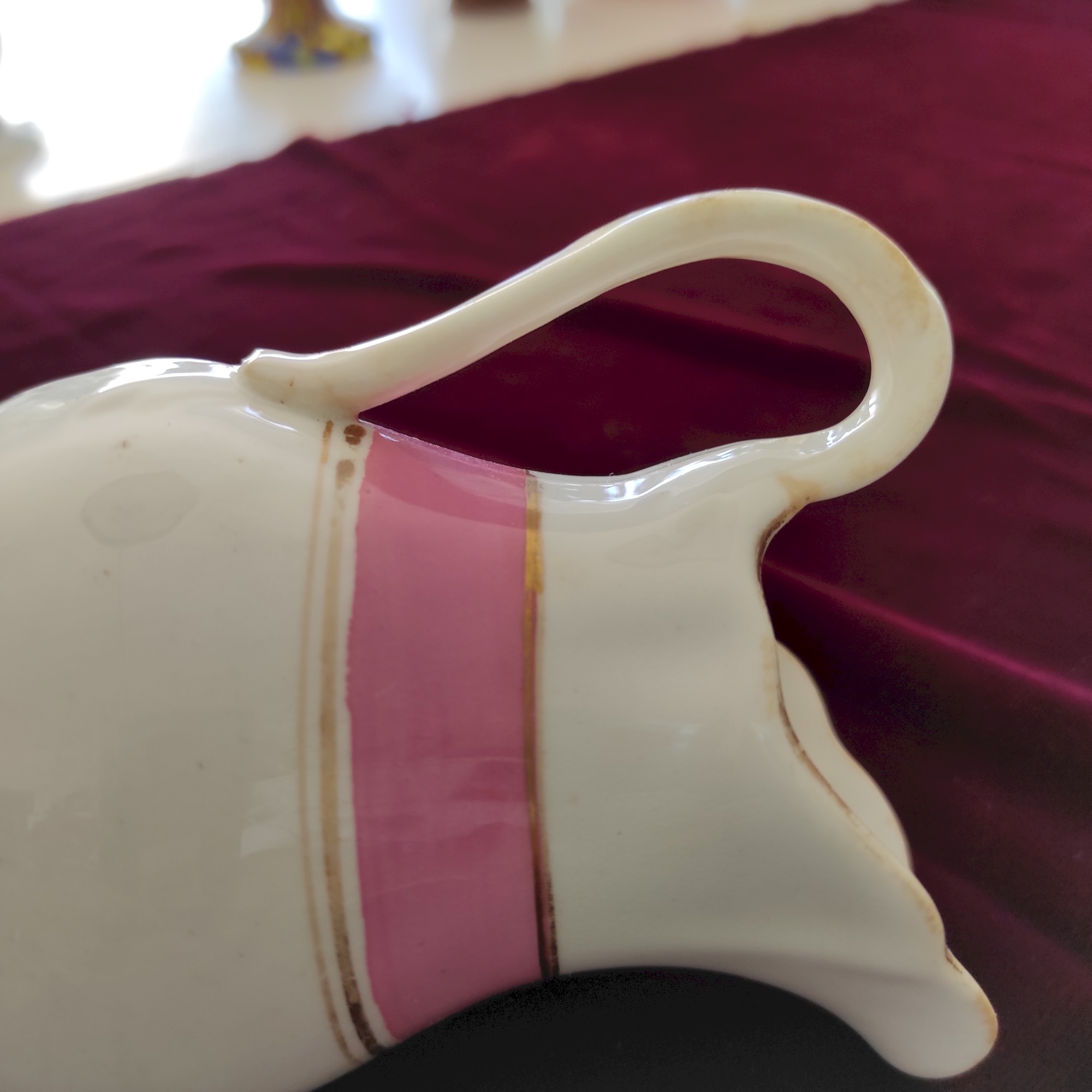 saucière à crème ou à lait ancien en porcelaine époque Louis Philippe