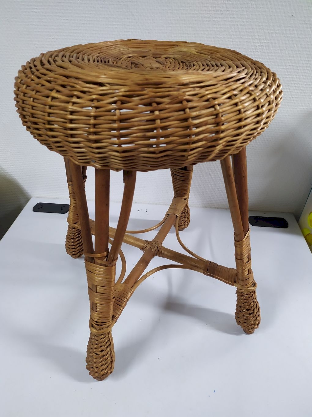 Tabouret bas rond en rotin - vintage - ancien Naturel - Vendu