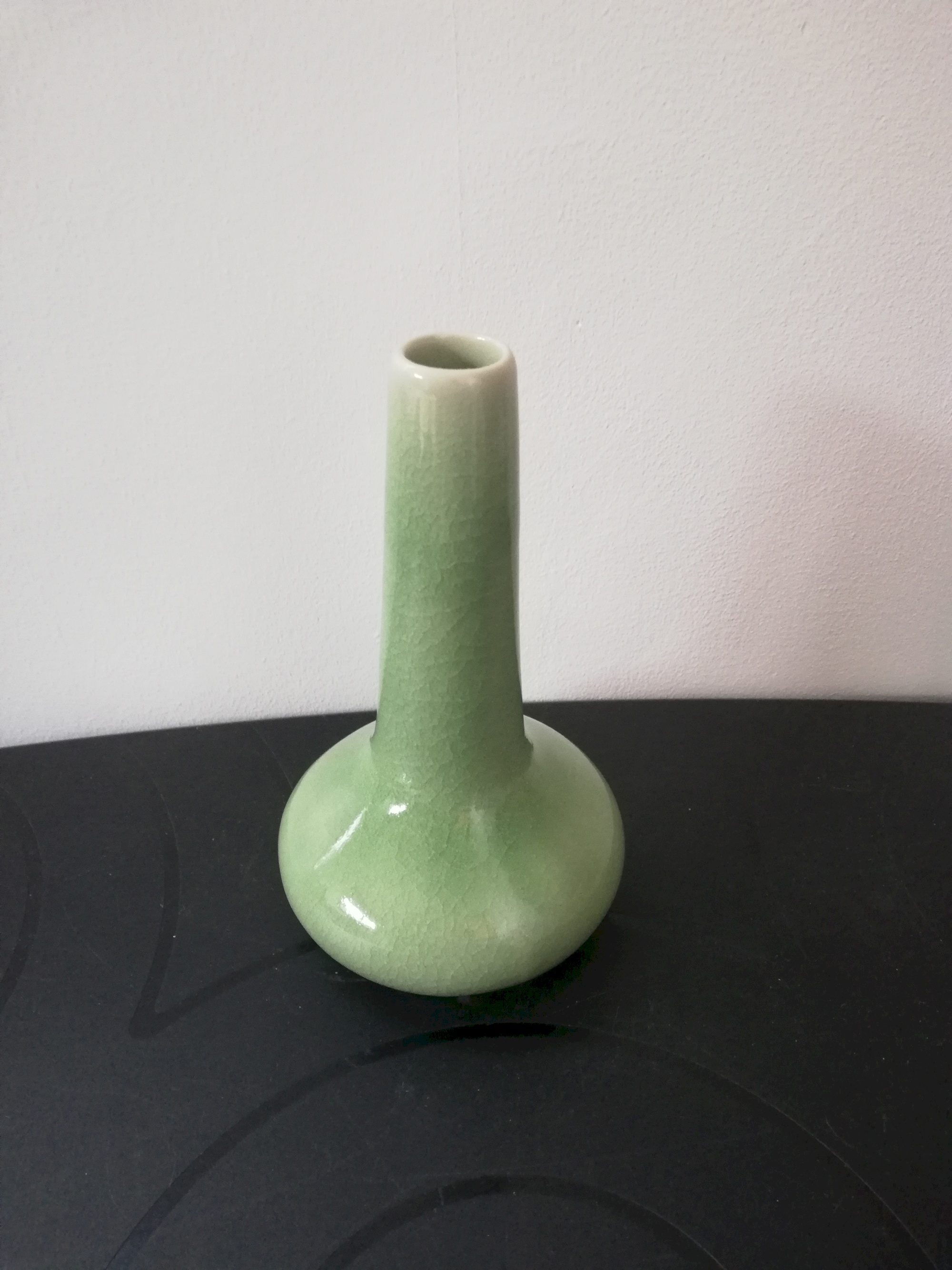 Vase céramique vert soliflore Abstrait